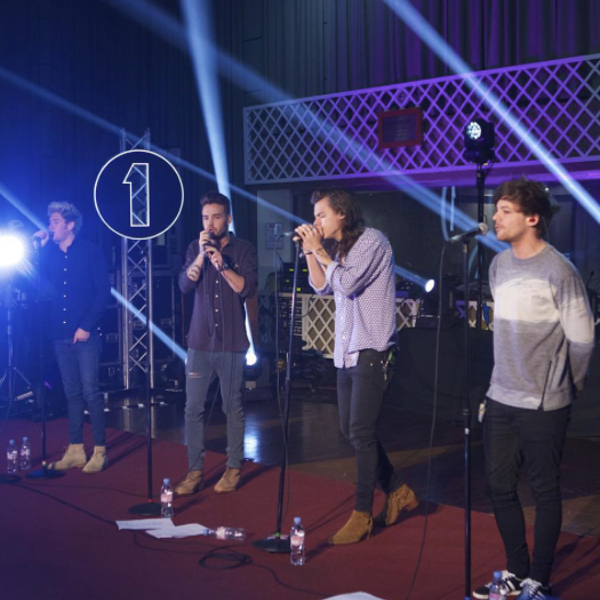 Viciadas por One Direction: One Direction foi destaque no BBC Lounge