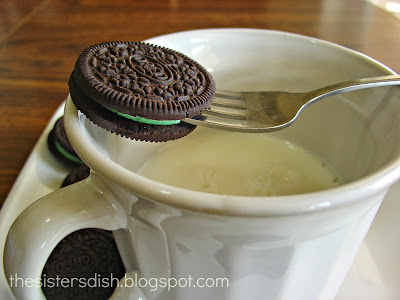 The Sisters Dish: Best way to eat an Oreo(with a fork)...and snowman ...