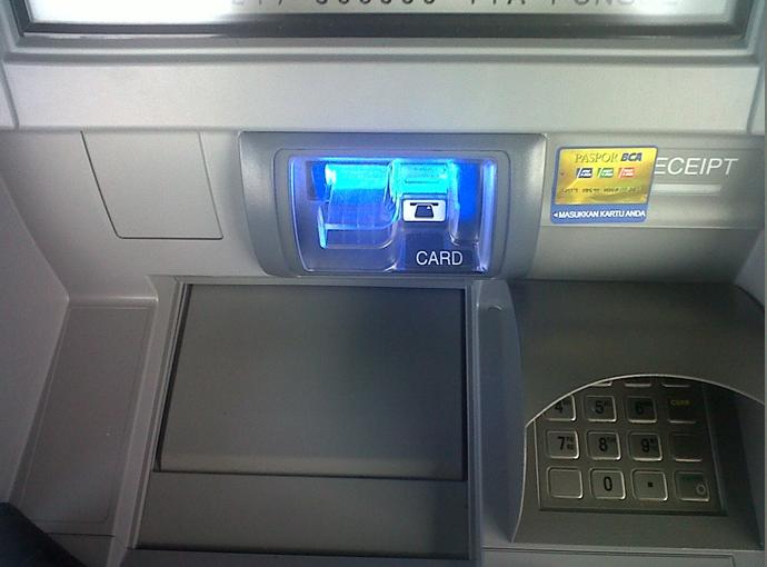 Cara Menabung Melalui Mesin Setor Tunai atau CDM BCA