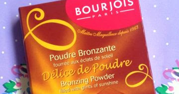 Bourjois Delice de Poudre Chocolate Bronzing Powder Review & Swatches