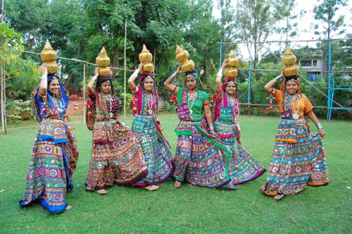 Gujarati Navratri 2011 Raas Garba Photos, Gujarati Garba 2011 ...