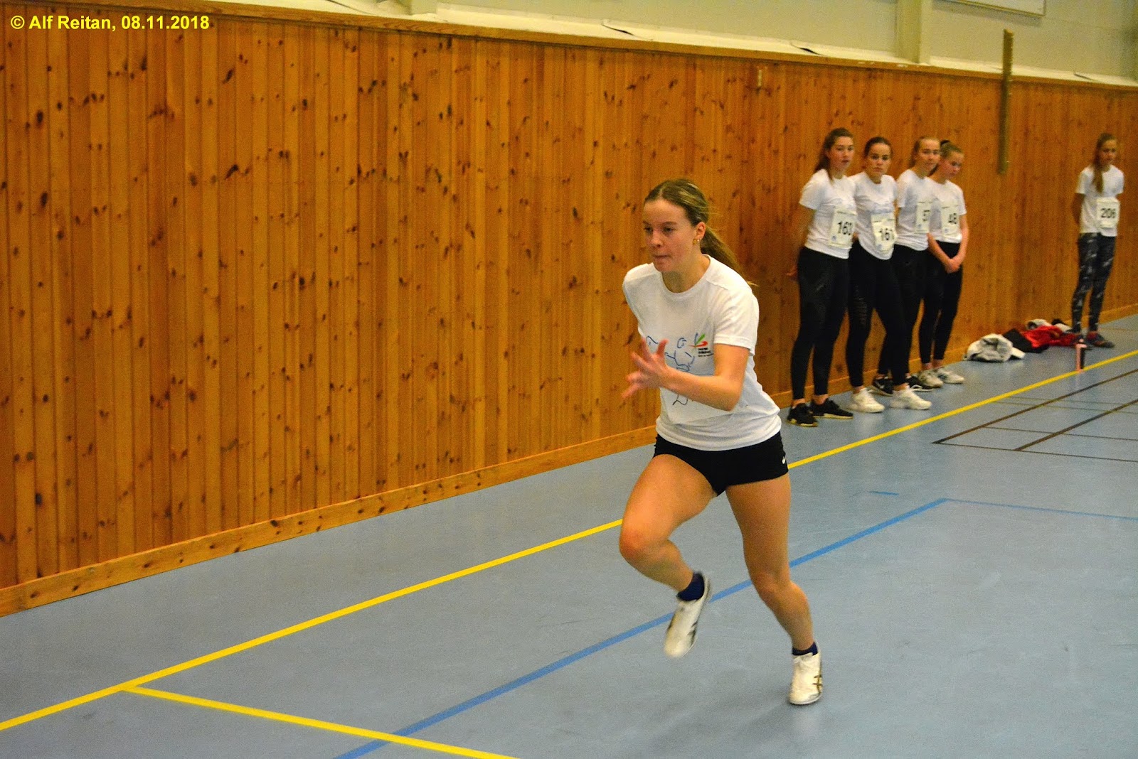 Lengdehopp, Jenter 10. klasse. I tilløpet