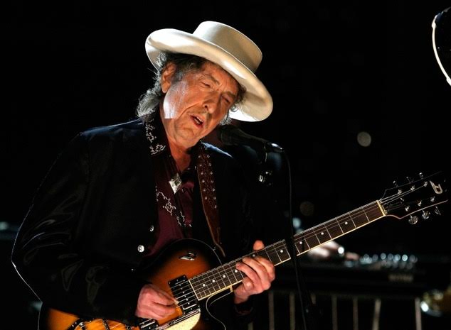 plentym: US singer, Bob Dylan becomes first song writer to receive ...