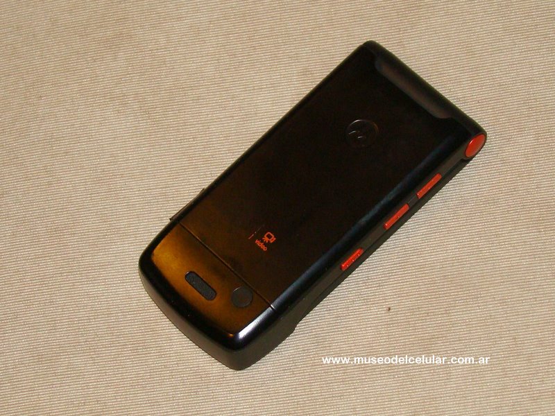 museo del celular: #233 Motorola RoKr W5