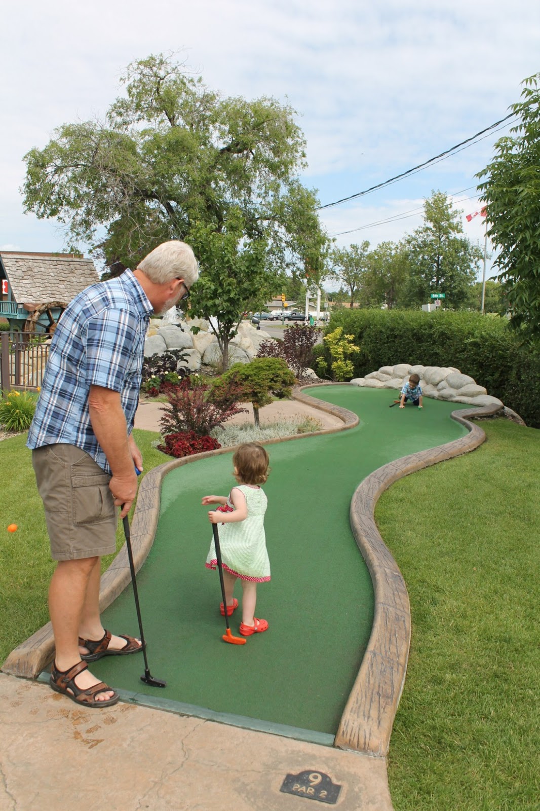 The Funniest Game Of Mini Golf Ever!!!