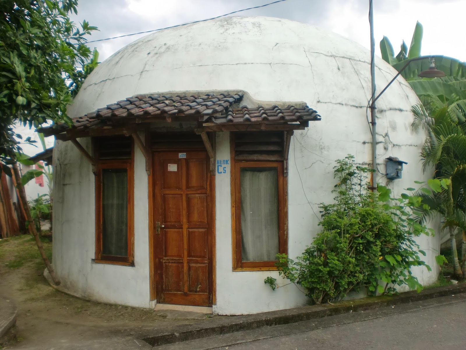 Rumah Dome Tahan Gempa