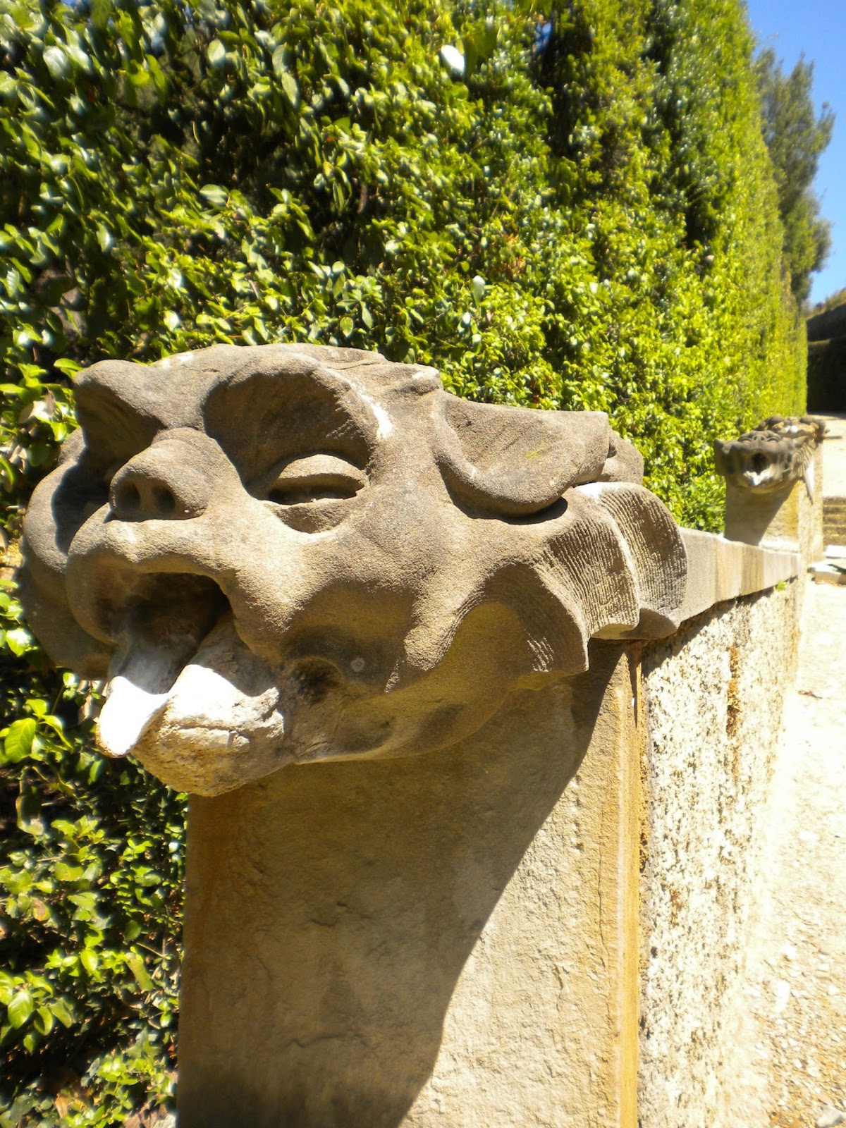 Groteskology: Down In The Grotto