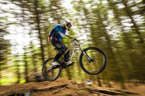 Singletrack Bikes: Steve Wyper | Singletrack Bikes DH Team Photoshoot