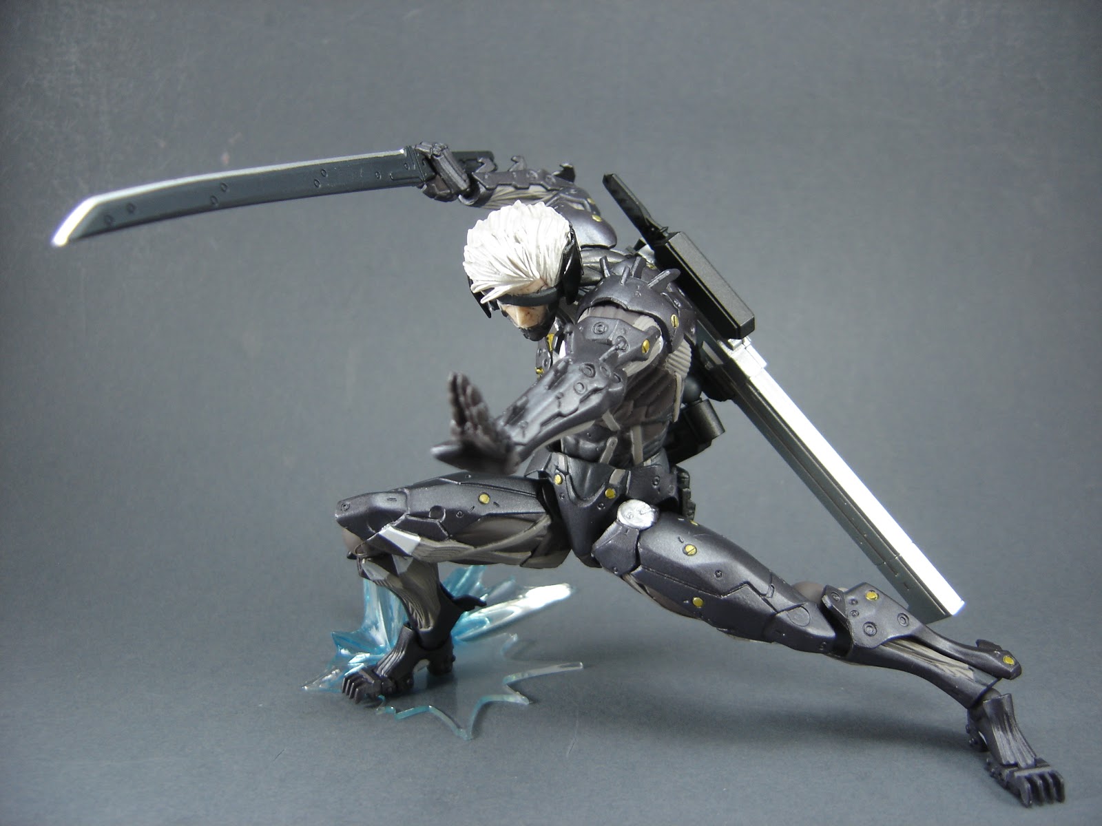 Lightning Ace's gundams: Revoltech Raiden from metal gear rising ...