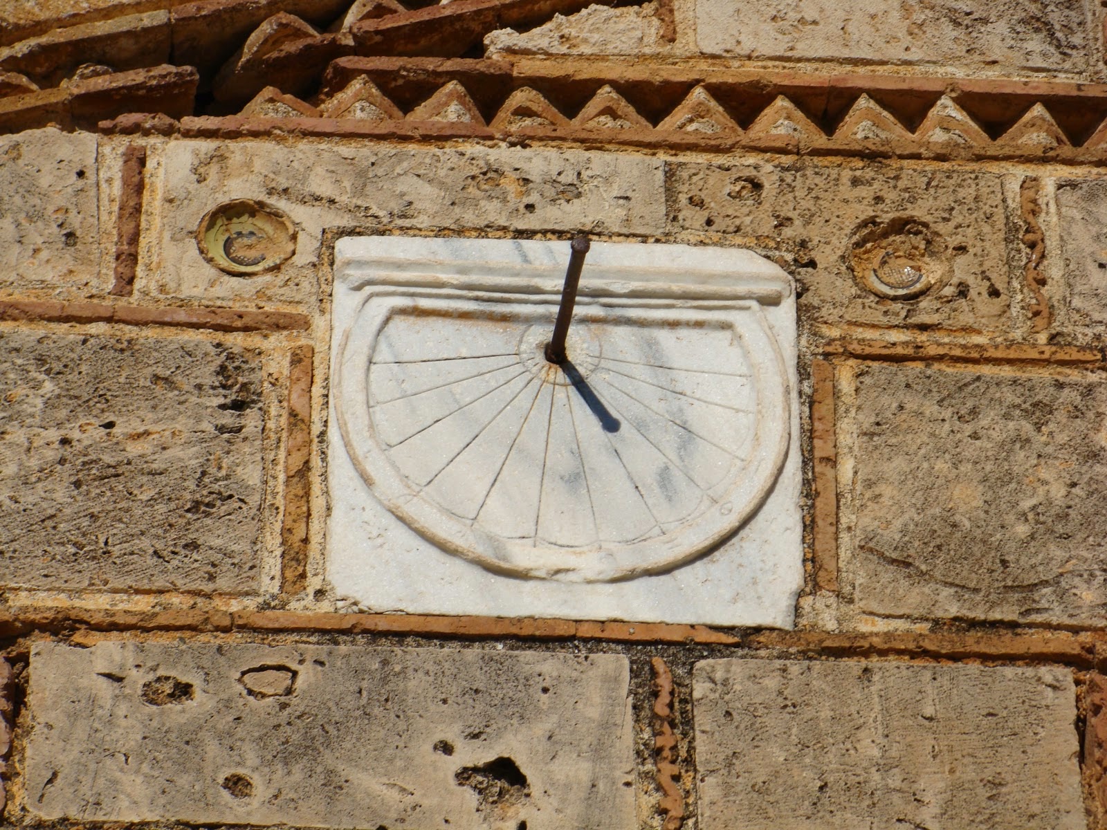 ΠΕΡΙ ΧΡΟΝΟΥ - Η μέτρηση του χρόνου στην αρχαία Ελλάδα ~ ΣΚΟΤΕΙΝΟ ΠΡΟΣΩΠΟ