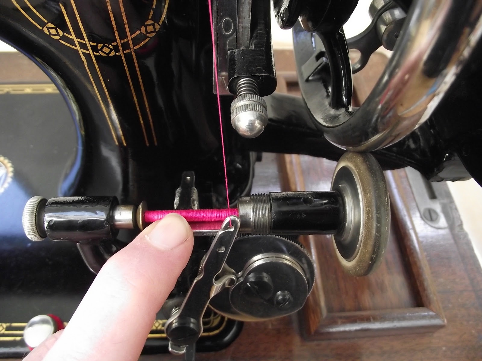 Lizzie Lenard Vintage Sewing: German Bobbin Winders - No. 4 - Naumann ...