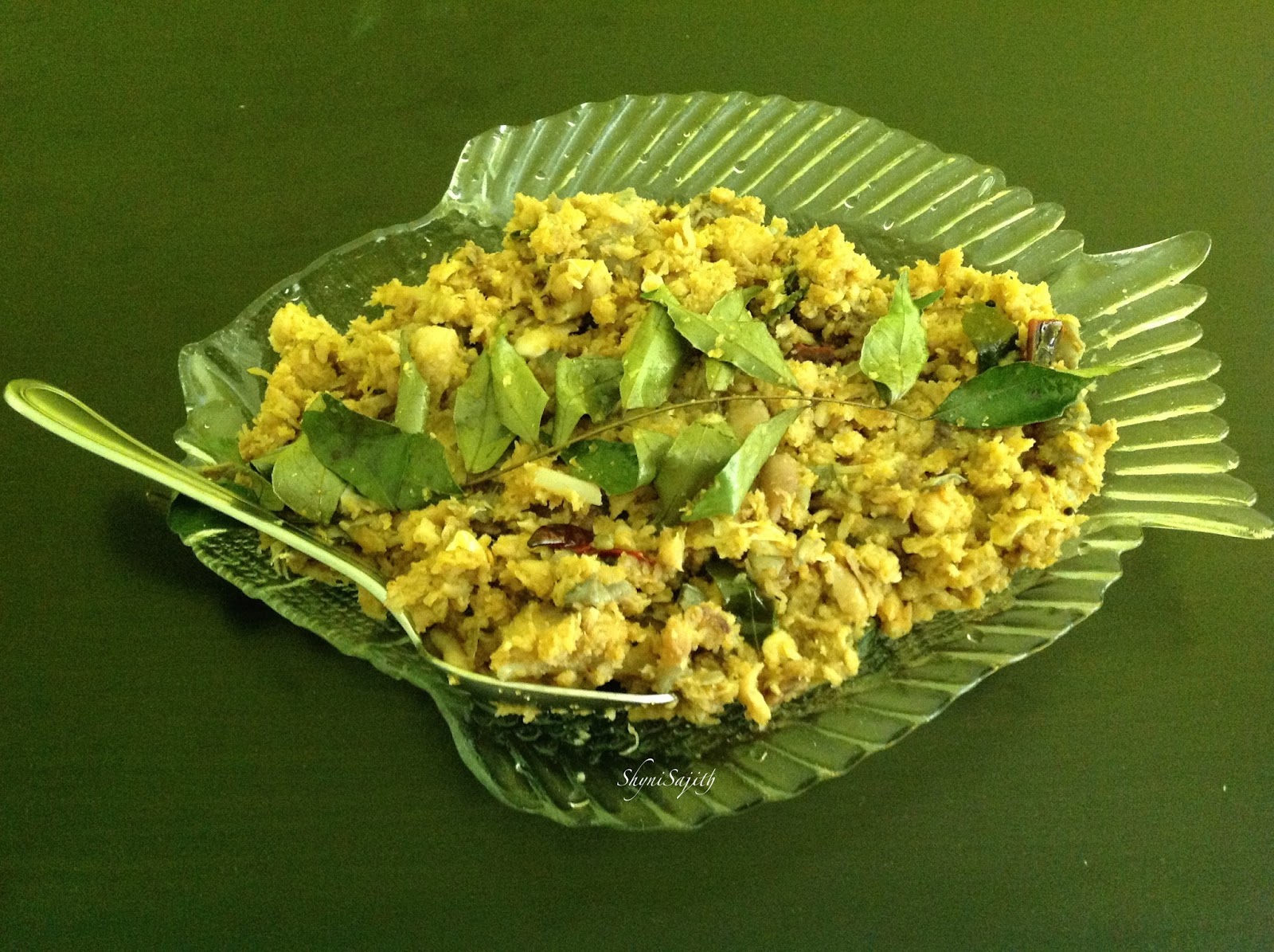 My Cooking Experiments.........: Sravu thala varavu (Shark head, skin ...