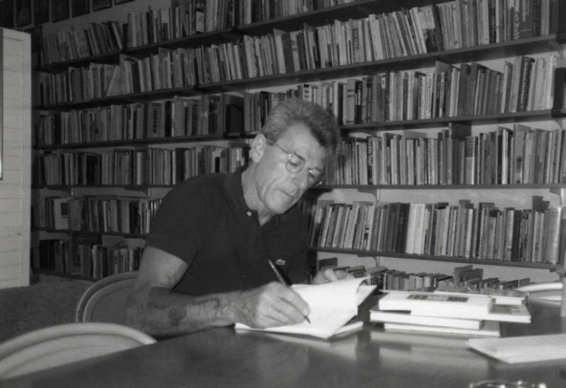 Los valientes andan solos: 1 poema de Thom Gunn: