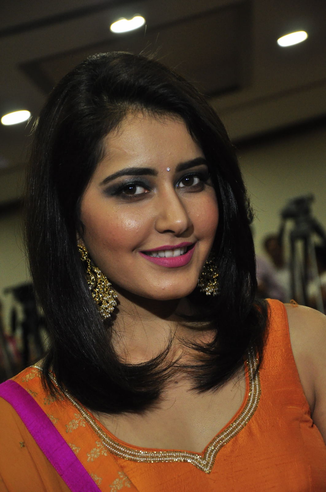 Raashi Khanna Liver Launch Foundation Event Pics - Latest Movie Updates ...