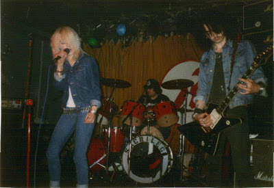 Anarcolitico : Garotas no Vocal - Sacrilege