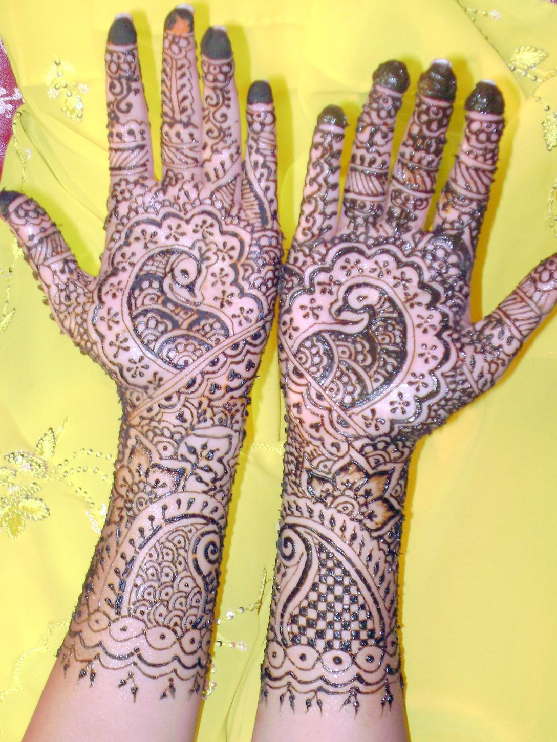 Top Bridal Fashion: Full Hand Bridal Mehndi Design Picture