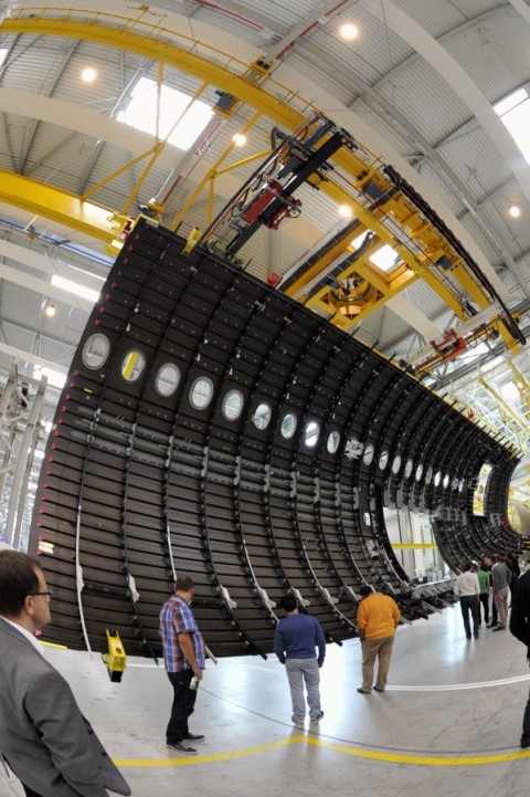 A350 XWB News: Rear fuselage side shells for the first A350-1000 ...