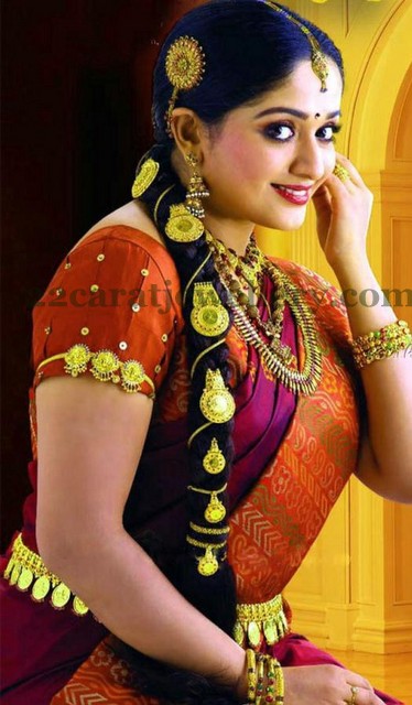 Kavya Madhavan Simple Gold Jada - Jewellery Designs