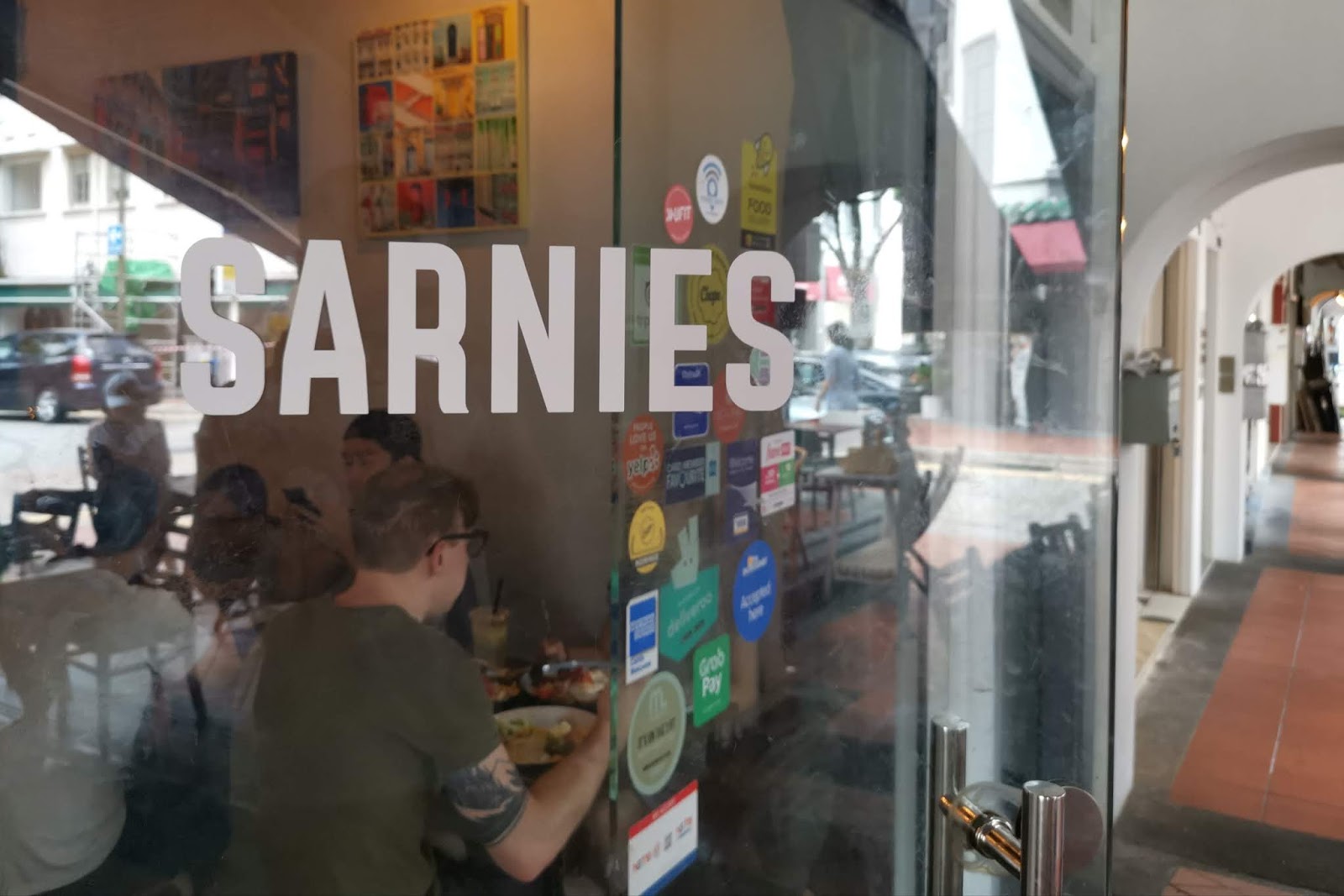 【食記】街邊早午餐 SARNIES CAFE 享受新加坡的熱帶陽光