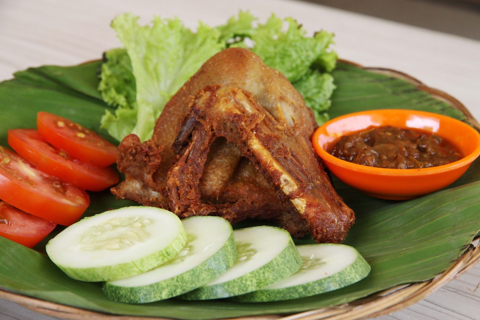 Bebek Elok Saiyo: Kuliner Bebek Goreng