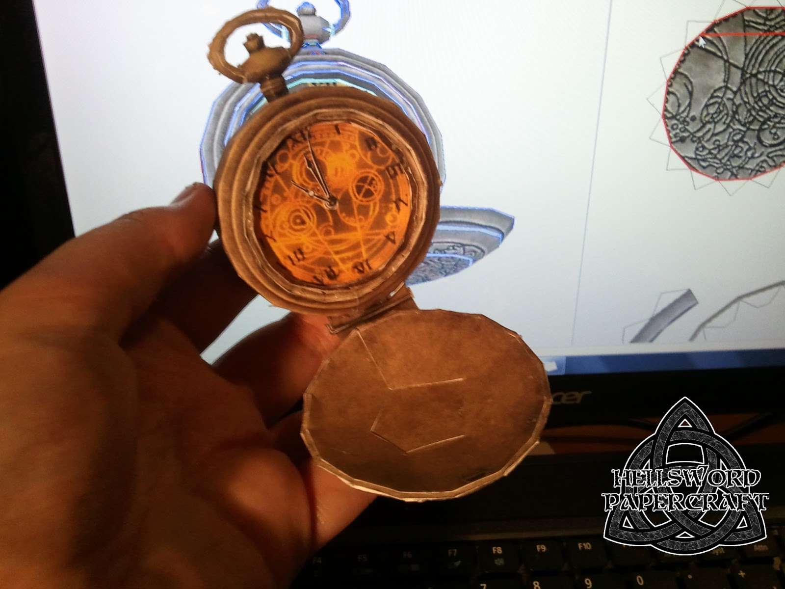 Hellsword Papercraft: Doctor Who Fob Watch Papercraft