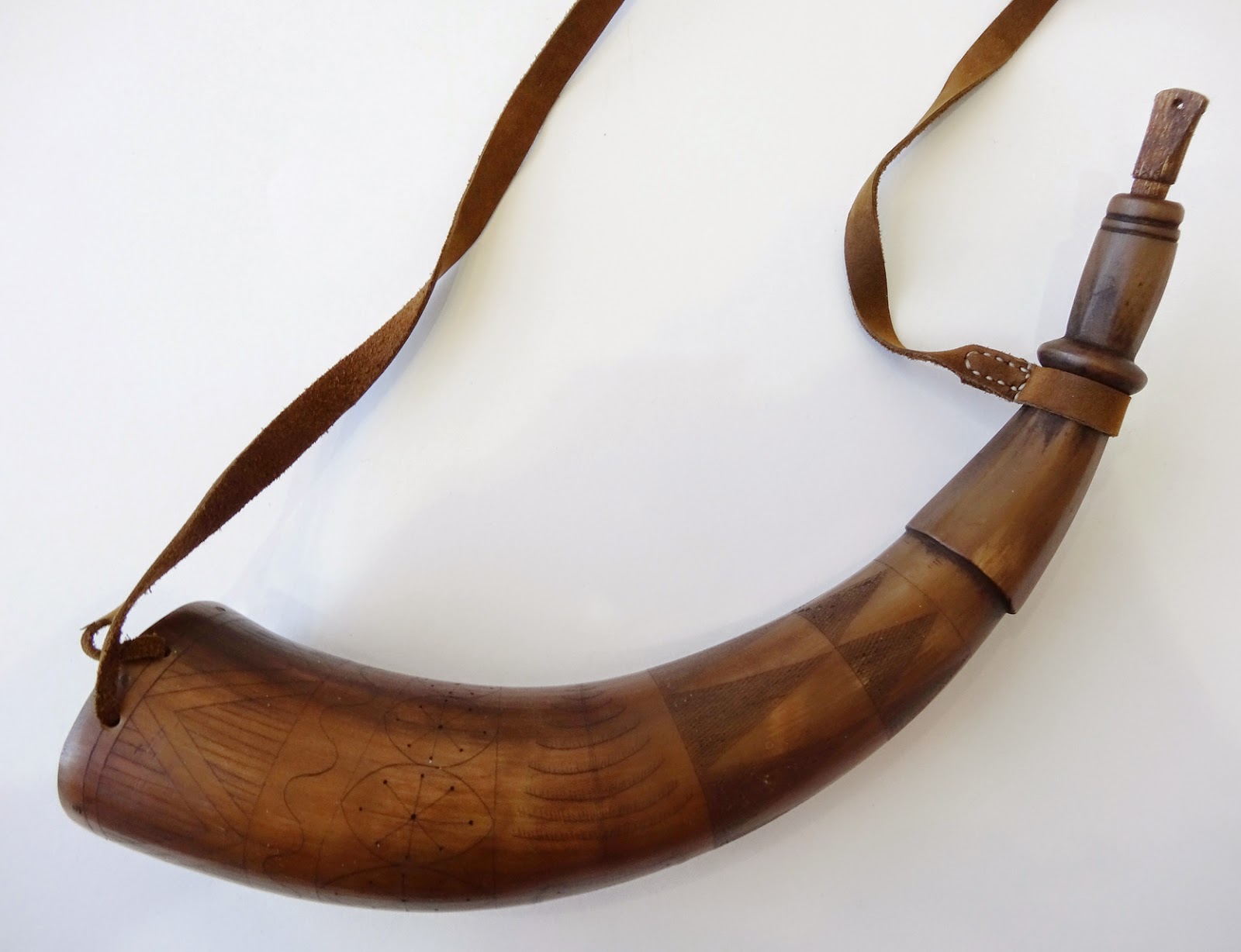 Contemporary Makers: Powder Horn by Mike Small