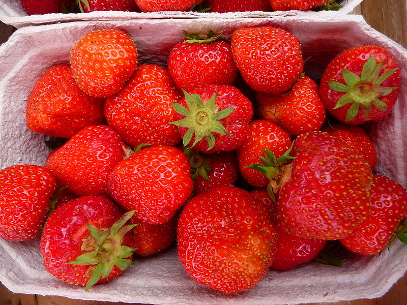 Another WAHM!: Lekkere recepten voor een aardbeiencake en aardbeienbavarois