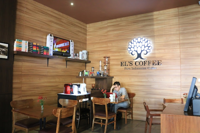 Menghirup Aroma Kopi di El's Coffee Bandar Lampung - TᖇᗩᐯEᒪEᖇIEᑎ
