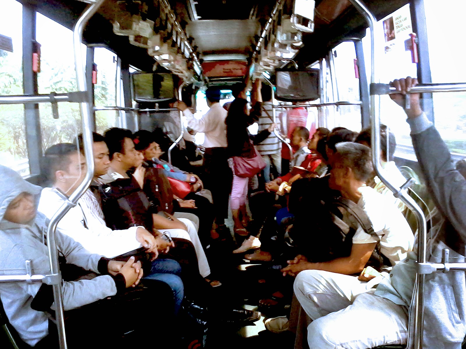 Tipe-tipe Penumpang Bus Transjakarta