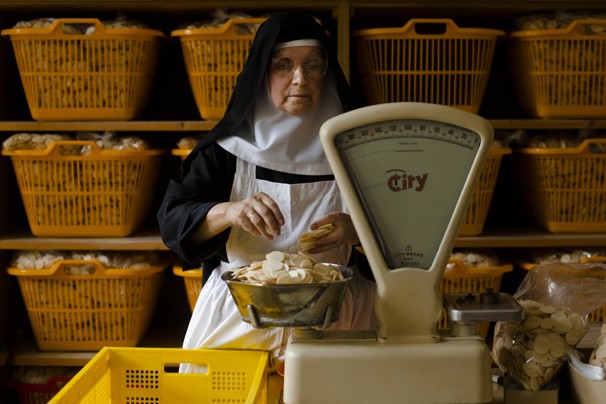 A Priest Life ((((,,)))): WaPo: "communion wafers to be 'blessed' by ...