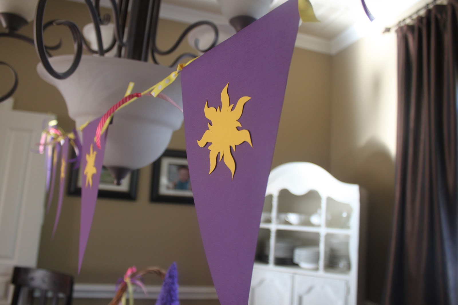Crafty Texas Girls: Crafty How-To: "Tangled" Rapunzel Movie Party