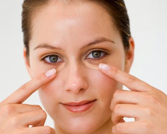 Kecantikan dan Kesehatan Mata: Atasi Mata Sembab Secara Praktis