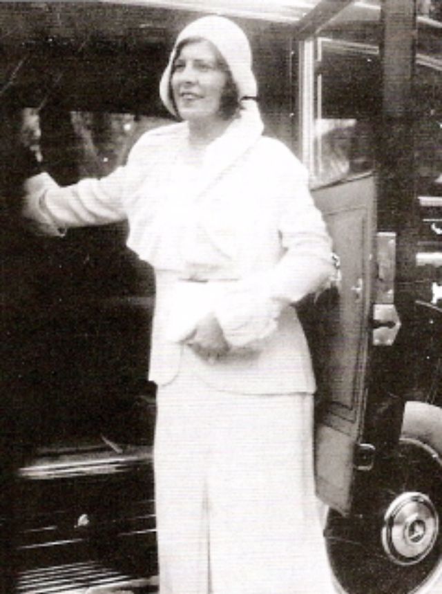 Here Are 10 Women Behind the Worst Men in History ~ Vintage Everyday