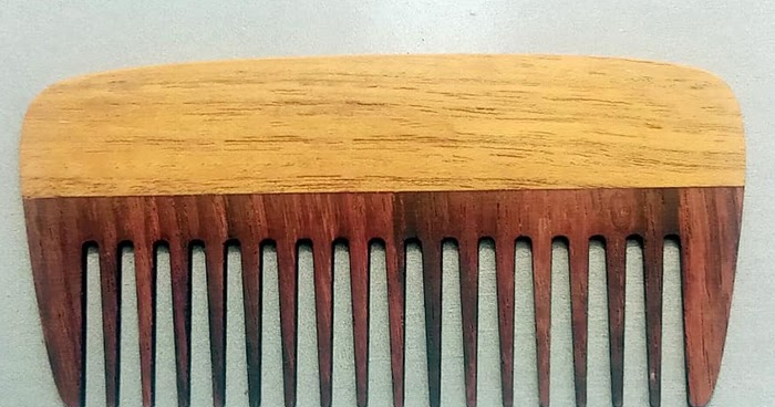 5 Reasons to Combine Wood Better Than Plastic Comb - Indonesia Furniture