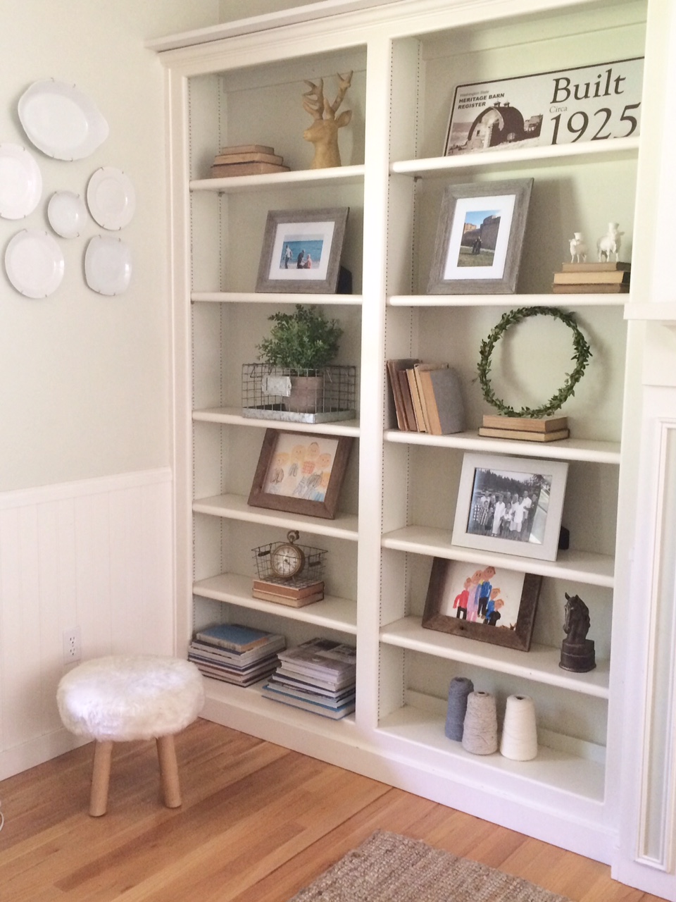 Little Farmstead: Farmhouse Style: Shelves and Bookcases