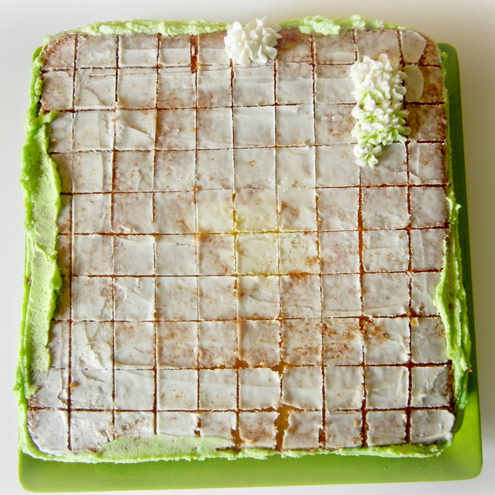 Sugar Swings! Serve Some: Minecraft Creeper Cake and Character Peeps Pops