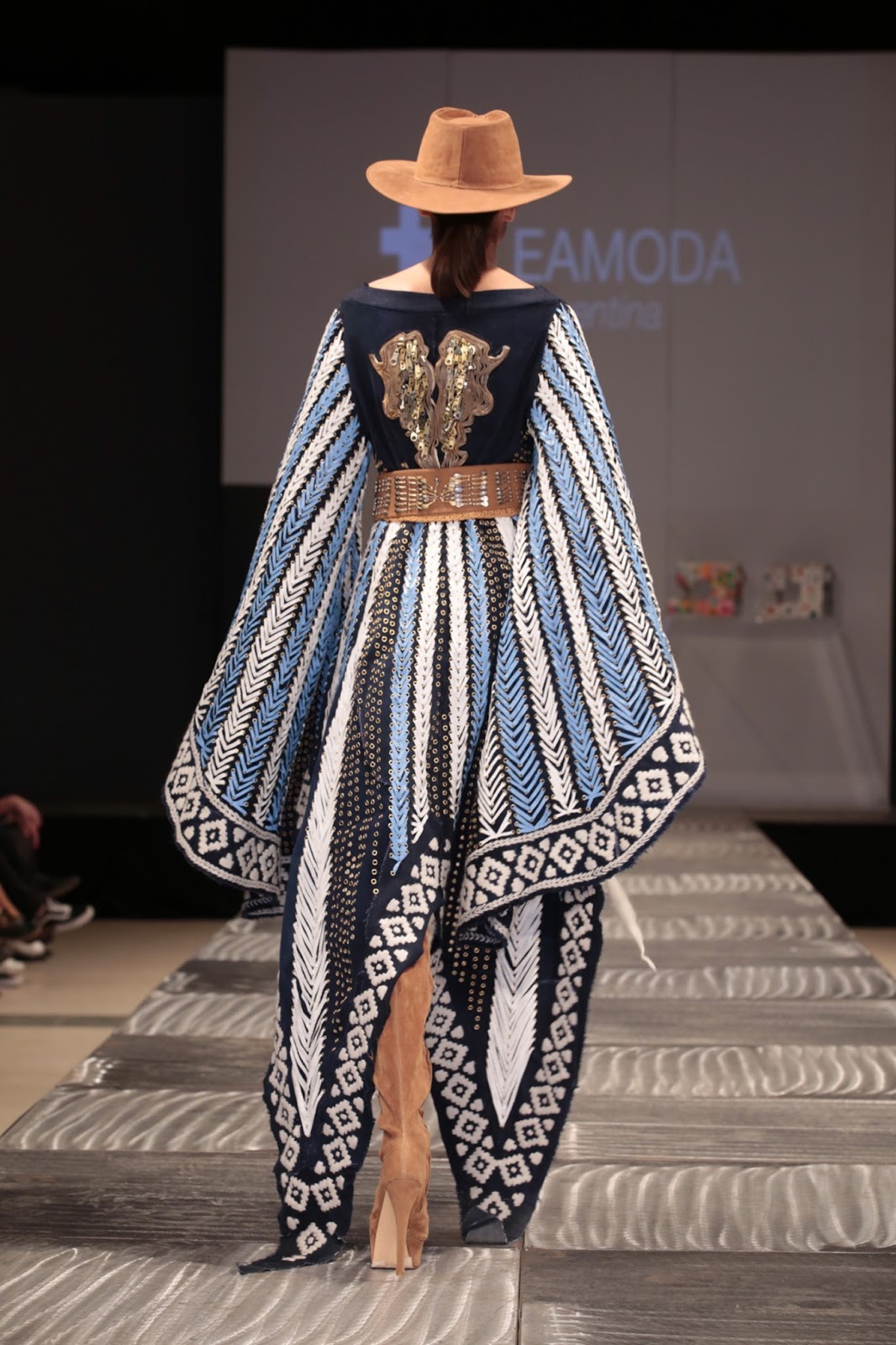 MUJERES DIVINAS: La Escuela Argentina de Moda continúa apoyando a los ...