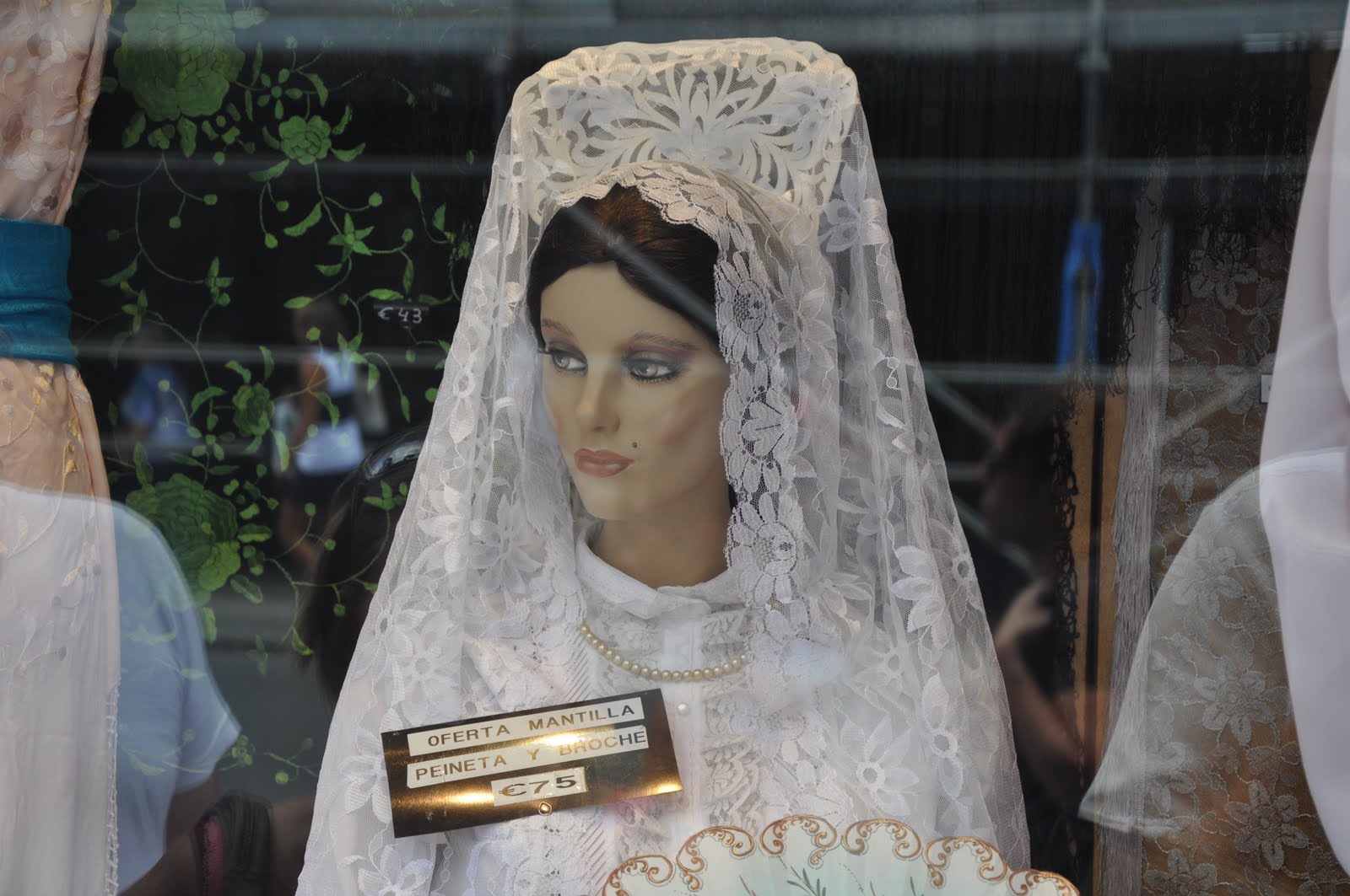 Orbis Catholicus Secundus: Where to Buy a Mantilla