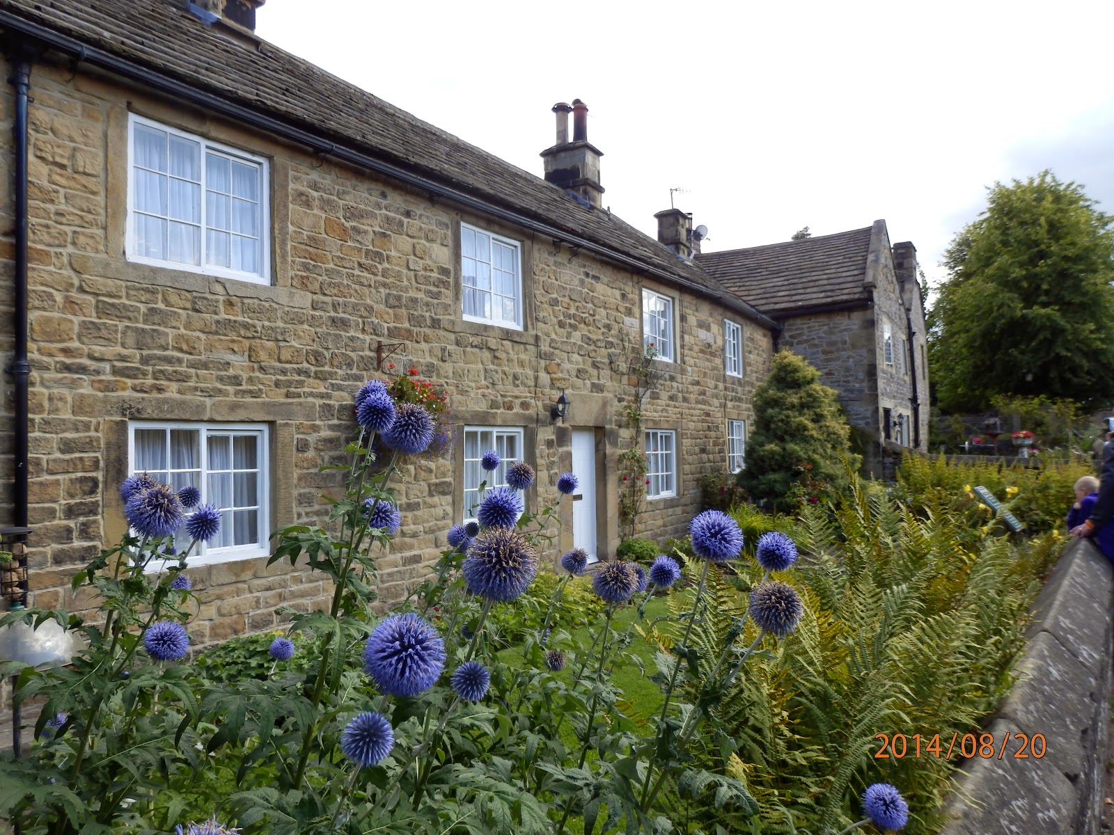 Liniecat @ Large: Eyam the Plague Village in Derbyshire and 'well dressing'