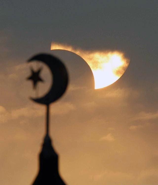 Bulan Sabit Dan Bintang Lambang Islam