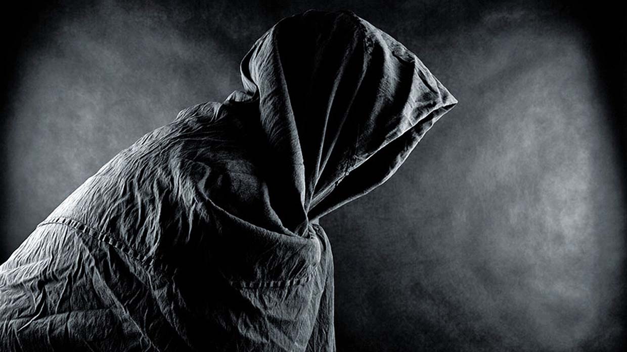 Símbolos, Mitos y Arquetipos: La capucha o caperuza