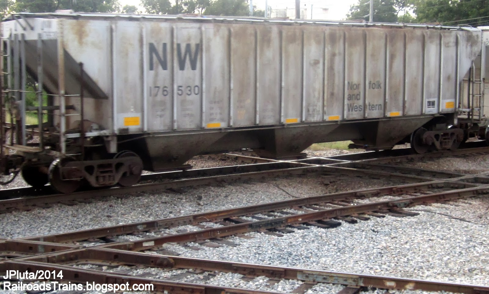 RAILROAD Freight Train Locomotive Engine EMD GE Boxcar BNSF,CSX,FEC ...