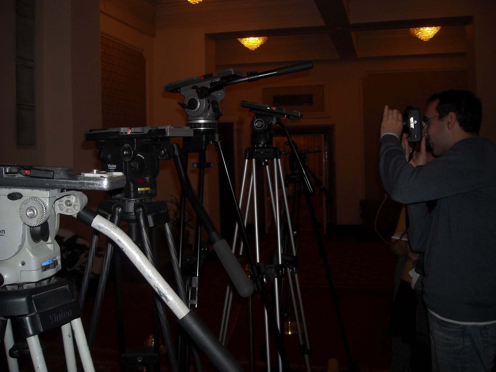 НОВАТА ЖУРНАЛИСТИКА: септември 2012