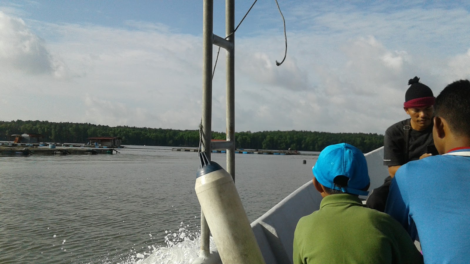 Kampung life : Memancing di Kelong, Segantang Garam
