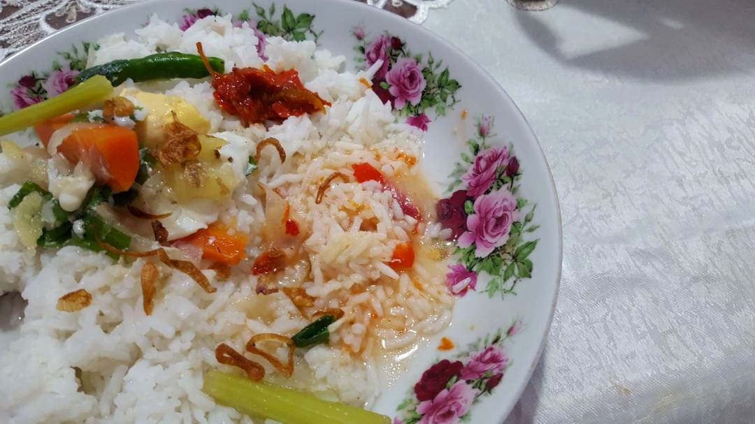 SurayaMSyed: Sup Telur Dengan Daun Ketumbar Jawa