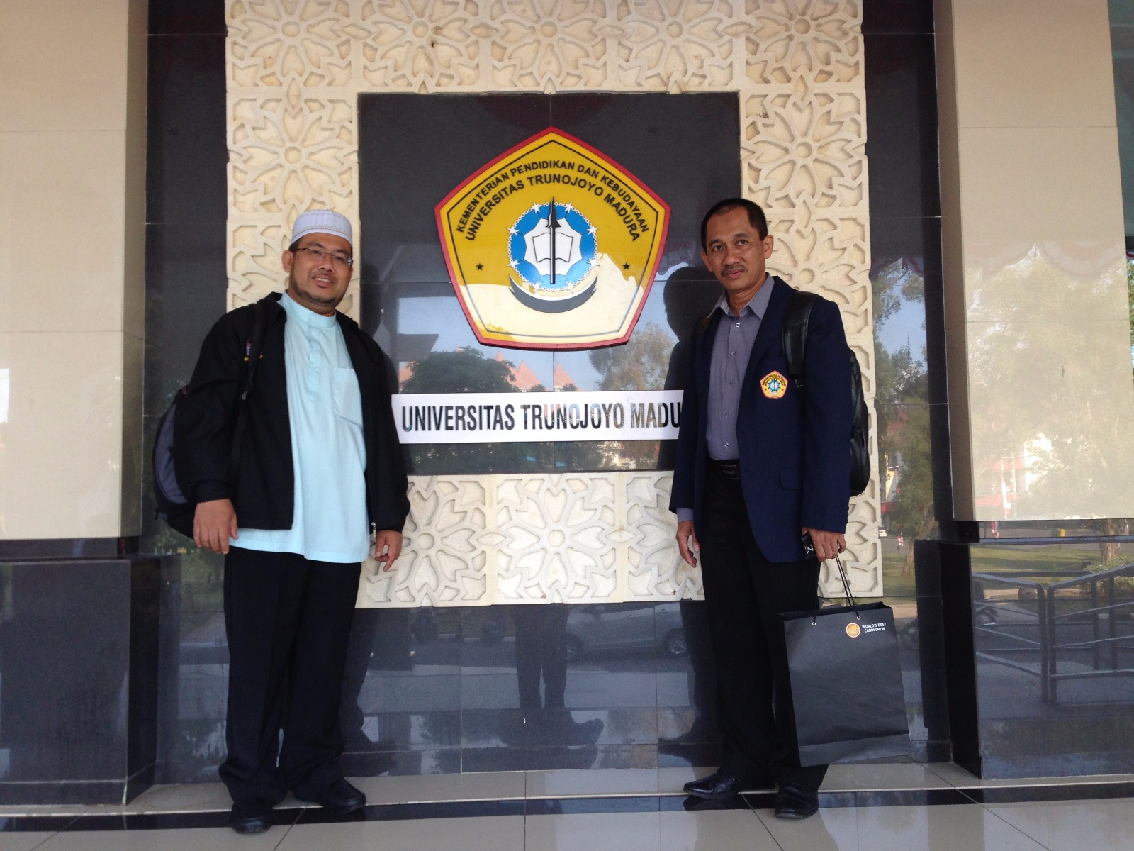 ISDEV NEWS: DR. MOHD SHUKRI HANAPI VISITS MADURA, EAST JAVA, INDONESIA