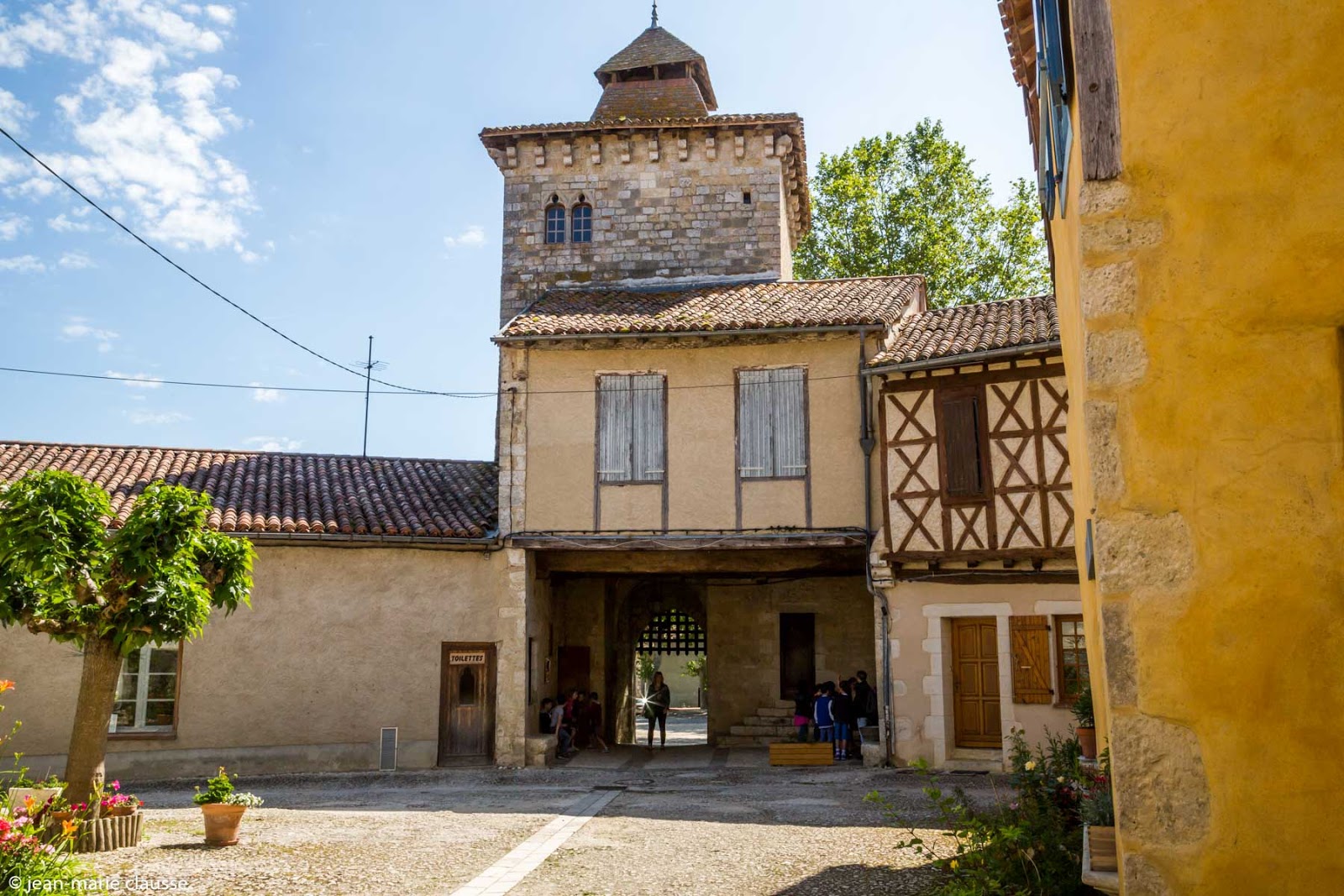 Découvrir la France en photos: 103 - SARRANT. (Gers -32)