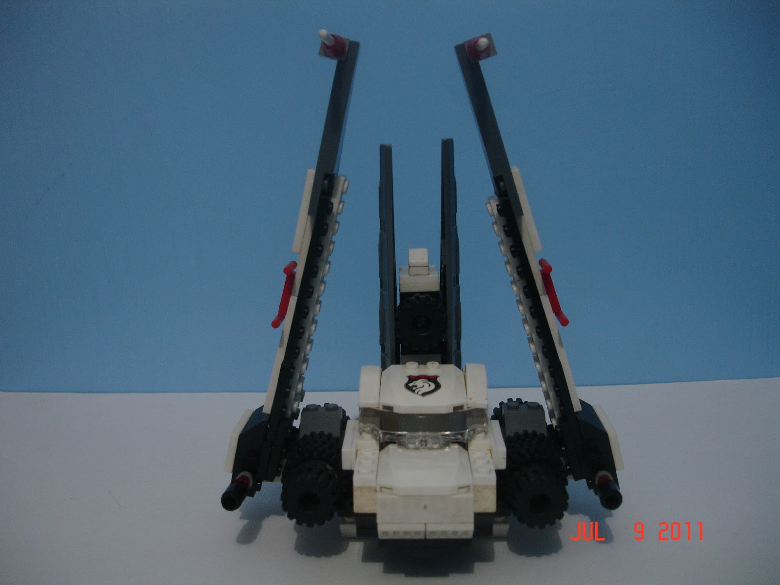 LEGO CREATIONS: Lego Creations 9 - Custom V-19 Torrent Starfighter