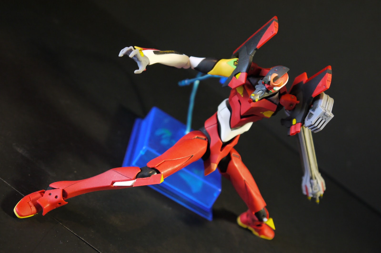 Mechs Without Skirts: Kotobukiya 1/400 Evangelion unit 02(beta)