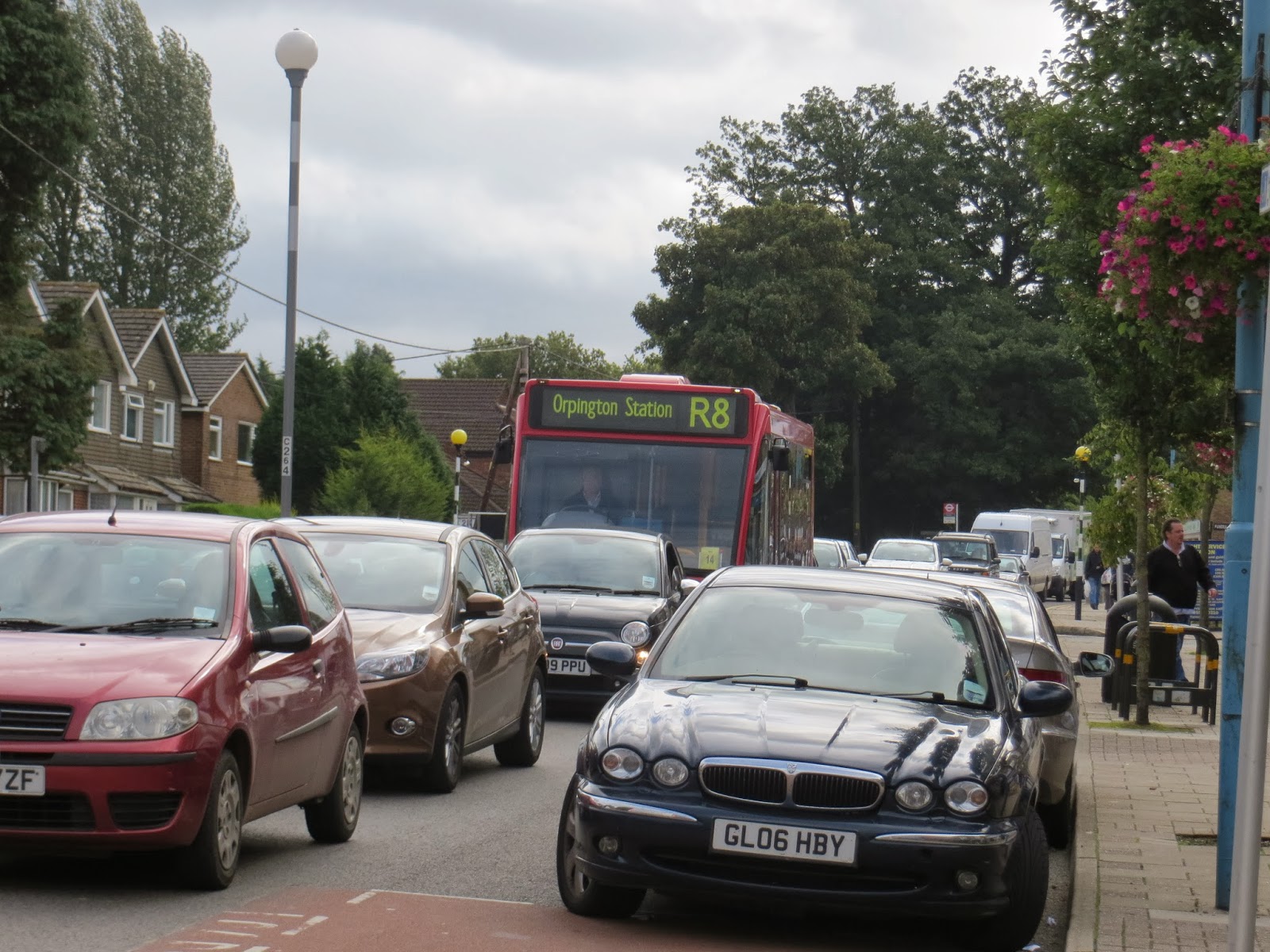 London buses one bus at a time: the return: The Number R8 Route